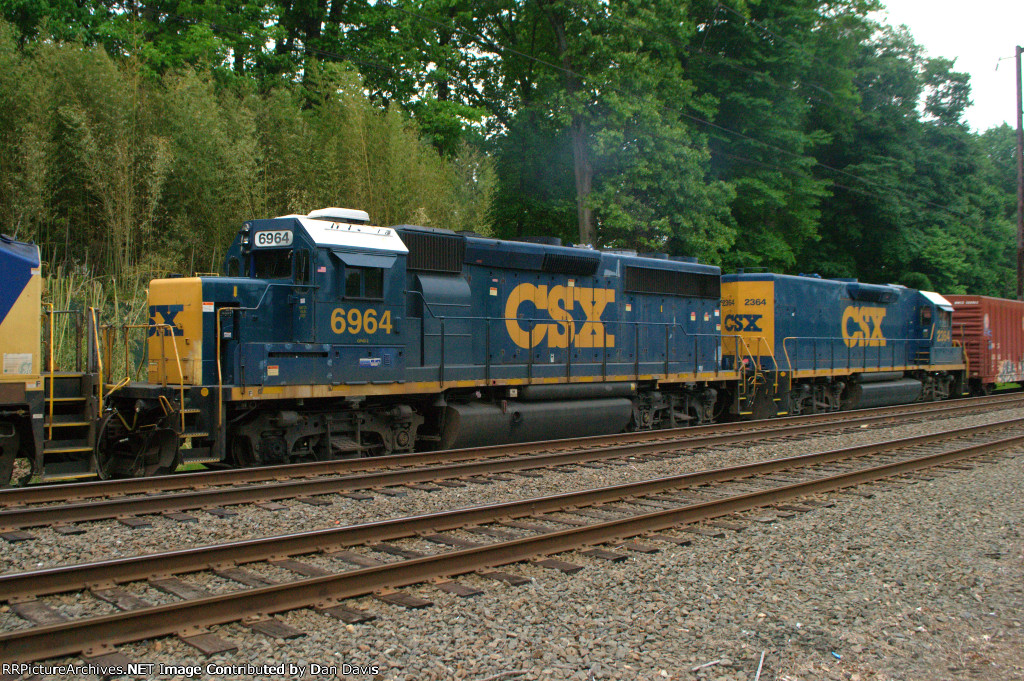 CSX GP40-2 6964 and CSX Road Slug 2364 on Q300-27
